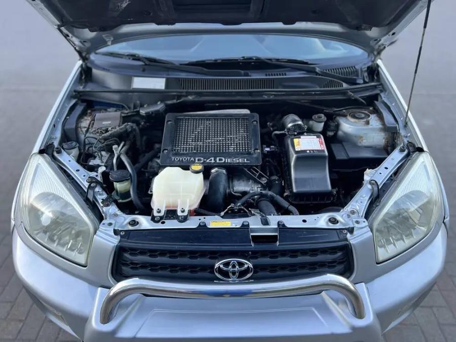 Grey Toyota RAV4 2003 in Riga, with an engine capacity of 2.00 L and mileage of 171 thousand km for 2990 €, photo 32 on AUTOMOTO.COM.LV