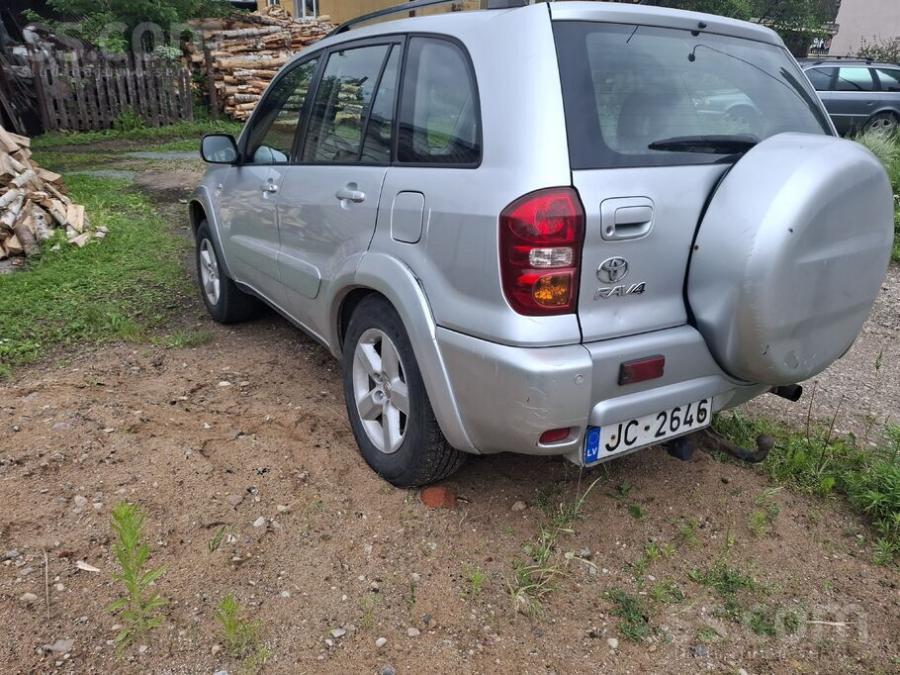 Серый Тойота РАВ 4 2003 в Резекне, объемом двигателя 2.00 л и пробегом 310 тыс. км за 2300 €, фото 4 на AUTOMOTO.COM.LV