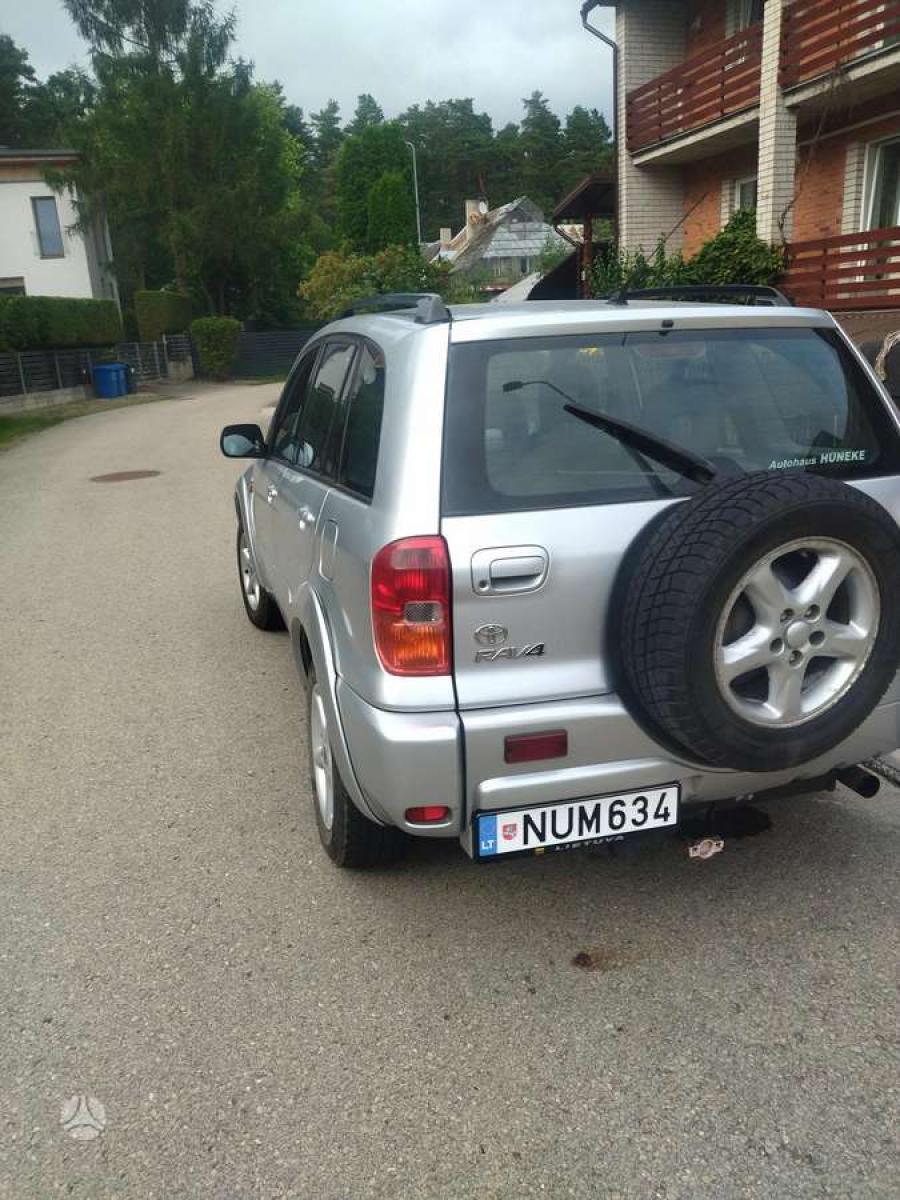 Pelēks Toyota RAV4 2003 Druskininkai, ar dzinēja tilpumu 2.00 L un nobraukumu 347 tūkst. km par 3350 €, foto 3 vietnē AUTOMOTO.COM.LV