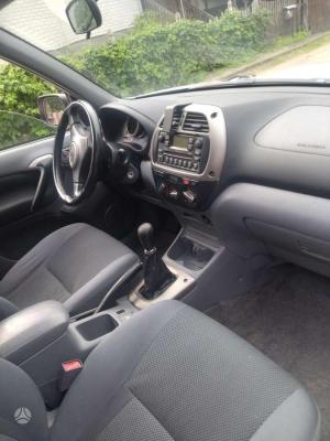 Pelēks Toyota RAV4 2003 Druskininkai, ar dzinēja tilpumu 2.00 L un nobraukumu 347 tūkst. km par 3350 €, foto 6 vietnē AUTOMOTO.COM.LV