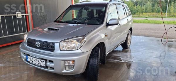 Pelēks Toyota RAV4 2003 Daugavpils, ar dzinēja tilpumu 2.00 L un nobraukumu 0 tūkst. km par 1450 €, foto 1 vietnē AUTOMOTO.COM.LV