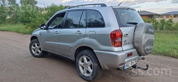 Pelēks Toyota RAV4 2003 Daugavpils, ar dzinēja tilpumu 2.00 L un nobraukumu 0 tūkst. km par 1450 €, foto 7 vietnē AUTOMOTO.COM.LV