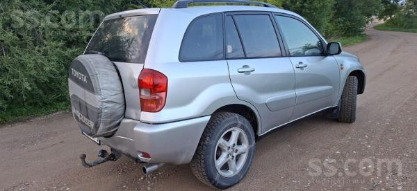 Pelēks Toyota RAV4 2003 Daugavpils, ar dzinēja tilpumu 2.00 L un nobraukumu 0 tūkst. km par 1450 €, foto 8 vietnē AUTOMOTO.COM.LV
