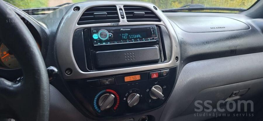 Pelēks Toyota RAV4 2003 Daugavpils, ar dzinēja tilpumu 2.00 L un nobraukumu 0 tūkst. km par 1450 €, foto 13 vietnē AUTOMOTO.COM.LV