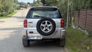 Pelēks Toyota RAV4 2003 Viļņa, ar dzinēja tilpumu 2.00 L un nobraukumu 180 tūkst. km par 2100 €, foto 5 vietnē AUTOMOTO.COM.LV