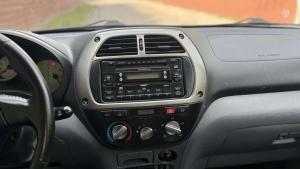 Pelēks Toyota RAV4 2003 Viļņa, ar dzinēja tilpumu 2.00 L un nobraukumu 180 tūkst. km par 2100 €, foto 20 vietnē AUTOMOTO.COM.LV
