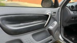 Pelēks Toyota RAV4 2003 Viļņa, ar dzinēja tilpumu 2.00 L un nobraukumu 180 tūkst. km par 2100 €, foto 22 vietnē AUTOMOTO.COM.LV