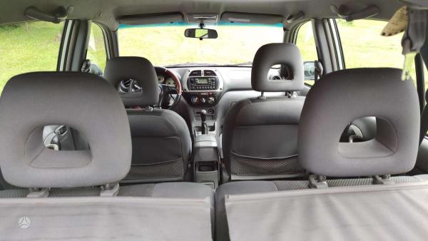 Pelēks Toyota RAV4 2003 Ukmergė, ar dzinēja tilpumu 2.00 L un nobraukumu 359 tūkst. km par 3100 €, foto 11 vietnē AUTOMOTO.COM.LV