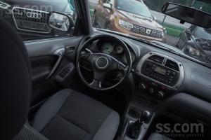 Grey Toyota RAV4 2003 in Riga, with an engine capacity of 2.00 L and mileage of 200 thousand km for 2990 €, photo 8 on AUTOMOTO.COM.LV