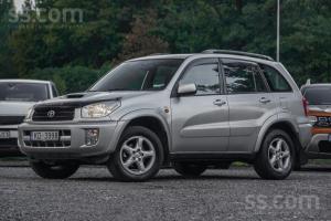 Grey Toyota RAV4 2003 in Riga, with an engine capacity of 2.00 L and mileage of 200 thousand km for 2990 €, photo 1 on AUTOMOTO.COM.LV