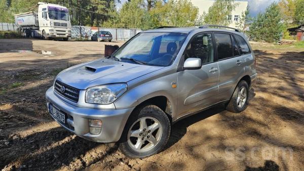 Toyota RAV4 2003 Daugavpils vietnē Pelēks Toyota RAV4 2003 Daugavpils, ar dzinēja tilpumu 2.00 L un nobraukumu 308 tūkst. km par 1100 €, foto 4 vietnē AUTOMOTO.COM.LV