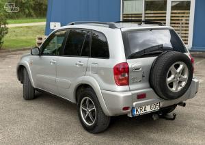 Grey Toyota RAV4 2003 in Vilnius, with an engine capacity of 2.00 L and mileage of 380 thousand km for 2450 €, photo 4 on AUTOMOTO.COM.LV