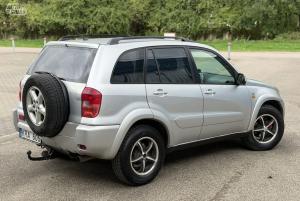 Grey Toyota RAV4 2003 in Vilnius, with an engine capacity of 2.00 L and mileage of 380 thousand km for 2450 €, photo 5 on AUTOMOTO.COM.LV