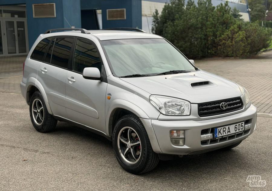 Grey Toyota RAV4 2003 in Vilnius, with an engine capacity of 2.00 L and mileage of 380 thousand km for 2450 €, photo 6 on AUTOMOTO.COM.LV