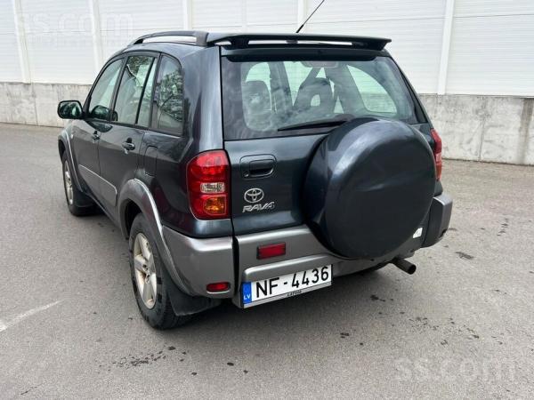 Pelēks Toyota RAV4 2004 Rīga, ar dzinēja tilpumu 2.00 L un nobraukumu 231 tūkst. km par 25100 €, foto 2 vietnē AUTOMOTO.COM.LV