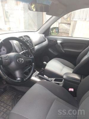 Pelēks Toyota RAV4 2004 Bauska, ar dzinēja tilpumu 2.00 L un nobraukumu 290 tūkst. km par 600 €, foto 9 vietnē AUTOMOTO.COM.LV