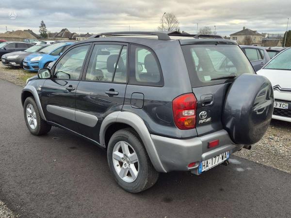 Pelēks Toyota RAV4 2004 Tauragė, ar dzinēja tilpumu 2.00 L un nobraukumu 270 tūkst. km par 3200 €, foto 5 vietnē AUTOMOTO.COM.LV