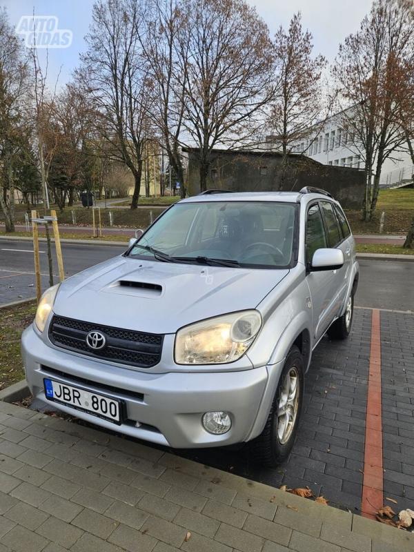 Grey Toyota RAV4 2004 in Telschi, with an engine capacity of 2.00 L and mileage of 202 thousand km for 2300 €, photo 1 on AUTOMOTO.COM.LV