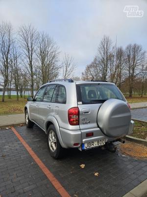 Grey Toyota RAV4 2004 in Telschi, with an engine capacity of 2.00 L and mileage of 202 thousand km for 2300 €, photo 3 on AUTOMOTO.COM.LV