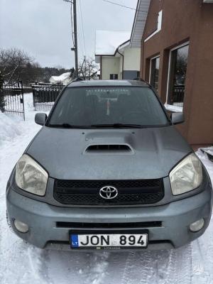 Pelēks Toyota RAV4 2004 Viļņa, ar dzinēja tilpumu 2.00 L un nobraukumu 340 tūkst. km par 999 €, foto  vietnē AUTOMOTO.COM.LV