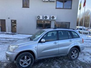 Grey Toyota RAV4 2004 in Utena, with an engine capacity of 2.00 L and mileage of 237 thousand km for 3550 €, photo  on AUTOMOTO.COM.LV