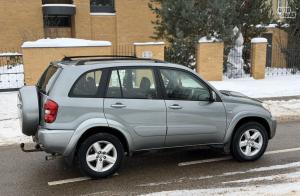 Pelēks Toyota RAV4 2004 Viļņa, ar dzinēja tilpumu 2.00 L un nobraukumu 352 tūkst. km par 2350 €, foto 2 vietnē AUTOMOTO.COM.LV