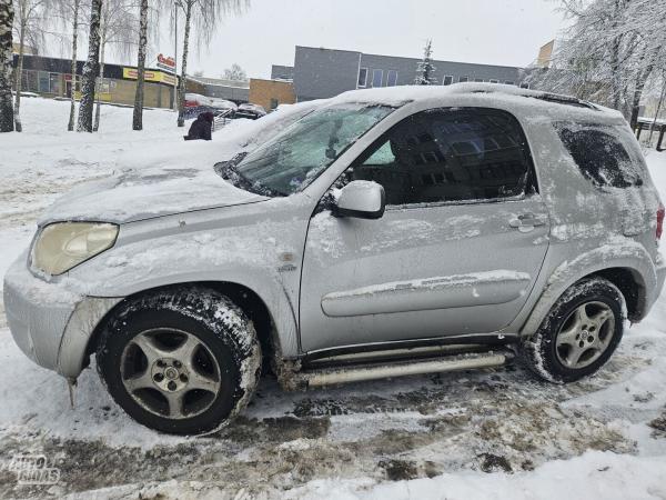 Grey Toyota RAV4 2004 in Alytus, with an engine capacity of 2.00 L and mileage of 172 thousand km for 2700 €, photo 1 on AUTOMOTO.COM.LV