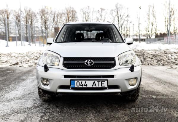 Pelēks Toyota RAV4 2004 Tallina, ar dzinēja tilpumu 2.00 L un nobraukumu 255 tūkst. km par 3999 €, foto 6 vietnē AUTOMOTO.COM.LV