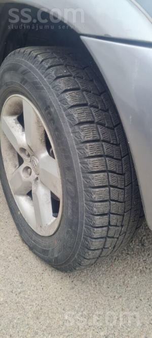 Pelēks Toyota RAV4 2004 Liepāja, ar dzinēja tilpumu 2.00 L un nobraukumu 0 tūkst. km par 2550 €, foto 10 vietnē AUTOMOTO.COM.LV