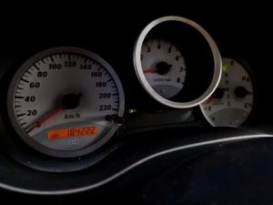 Grey Toyota RAV4 2004 in Riga, with an engine capacity of 2.00 L and mileage of 184 thousand km for 3990 €, photo 15 on AUTOMOTO.COM.LV