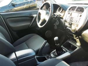 Pelēks Toyota RAV4 2004 Viļņa, ar dzinēja tilpumu 2.00 L un nobraukumu 255 tūkst. km par 3450 €, foto 11 vietnē AUTOMOTO.COM.LV