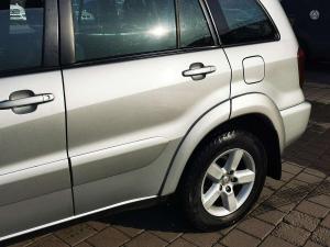 Pelēks Toyota RAV4 2004 Viļņa, ar dzinēja tilpumu 2.00 L un nobraukumu 255 tūkst. km par 3450 €, foto 17 vietnē AUTOMOTO.COM.LV