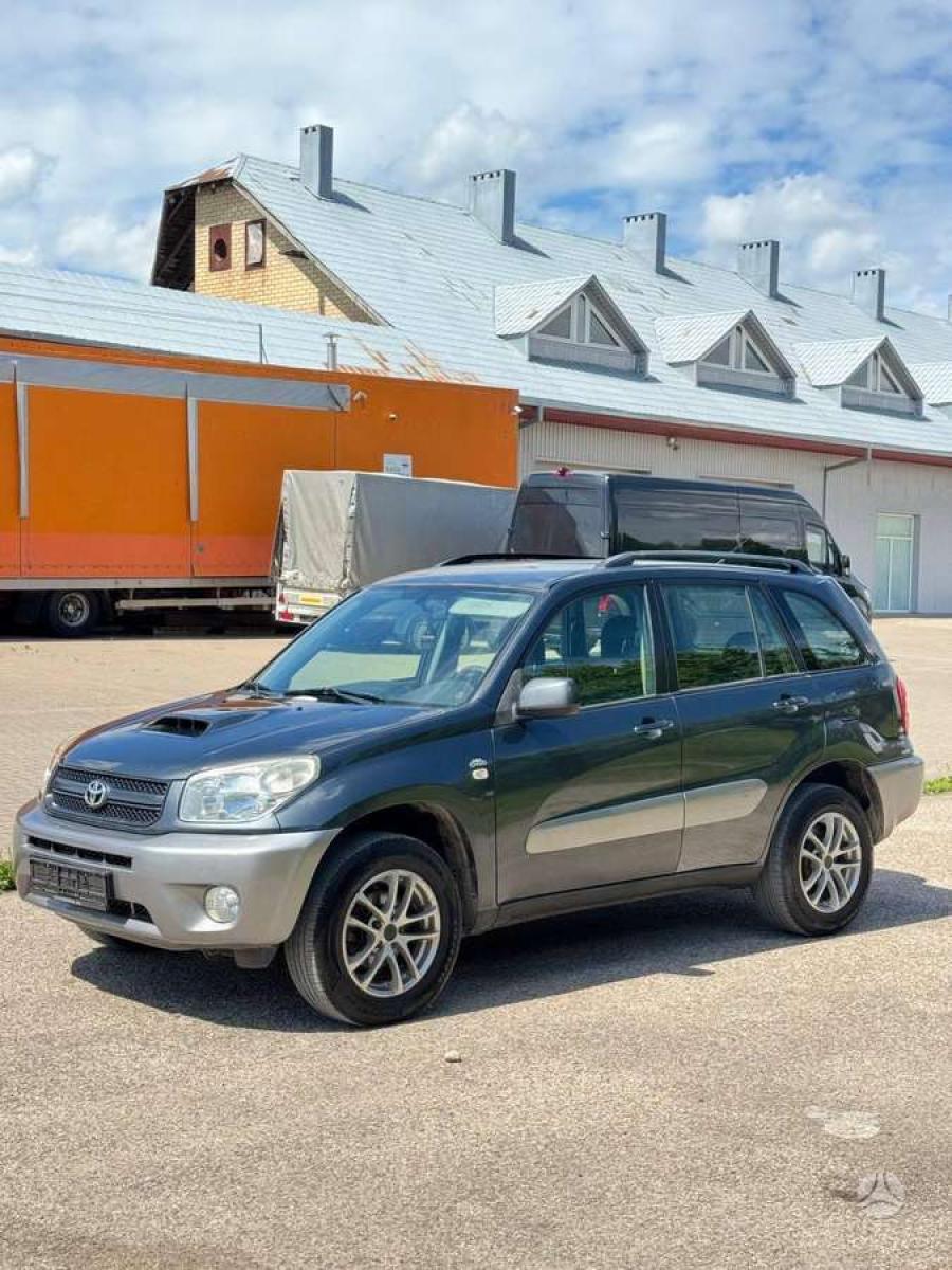 Pelēks Toyota RAV4 2004 Kauņa, ar dzinēja tilpumu 0.00 L un nobraukumu 266 tūkst. km par 3200 €, foto 1 vietnē AUTOMOTO.COM.LV