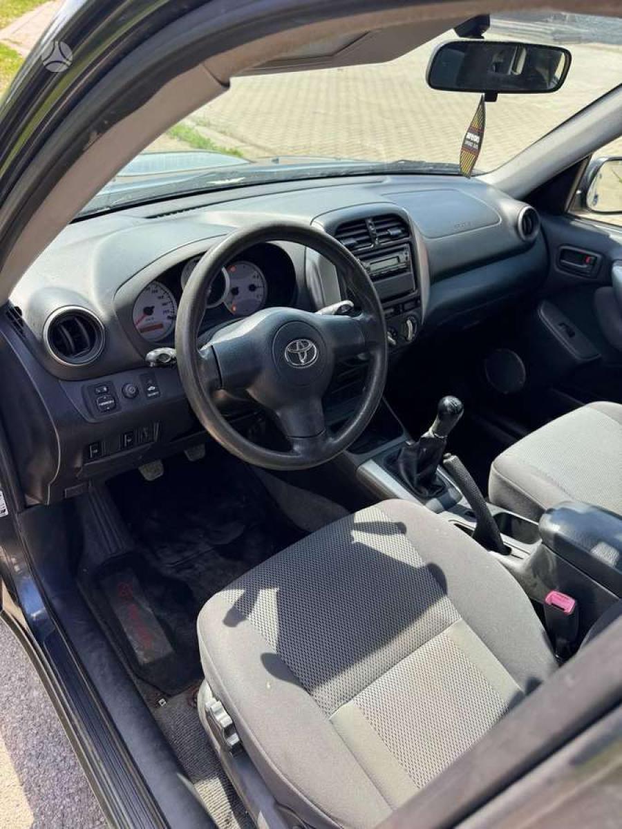 Pelēks Toyota RAV4 2004 Kauņa, ar dzinēja tilpumu 0.00 L un nobraukumu 266 tūkst. km par 3200 €, foto 10 vietnē AUTOMOTO.COM.LV