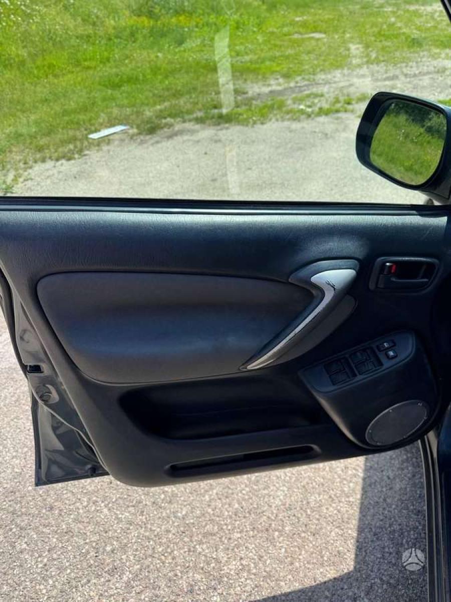 Pelēks Toyota RAV4 2004 Kauņa, ar dzinēja tilpumu 0.00 L un nobraukumu 266 tūkst. km par 3200 €, foto 11 vietnē AUTOMOTO.COM.LV
