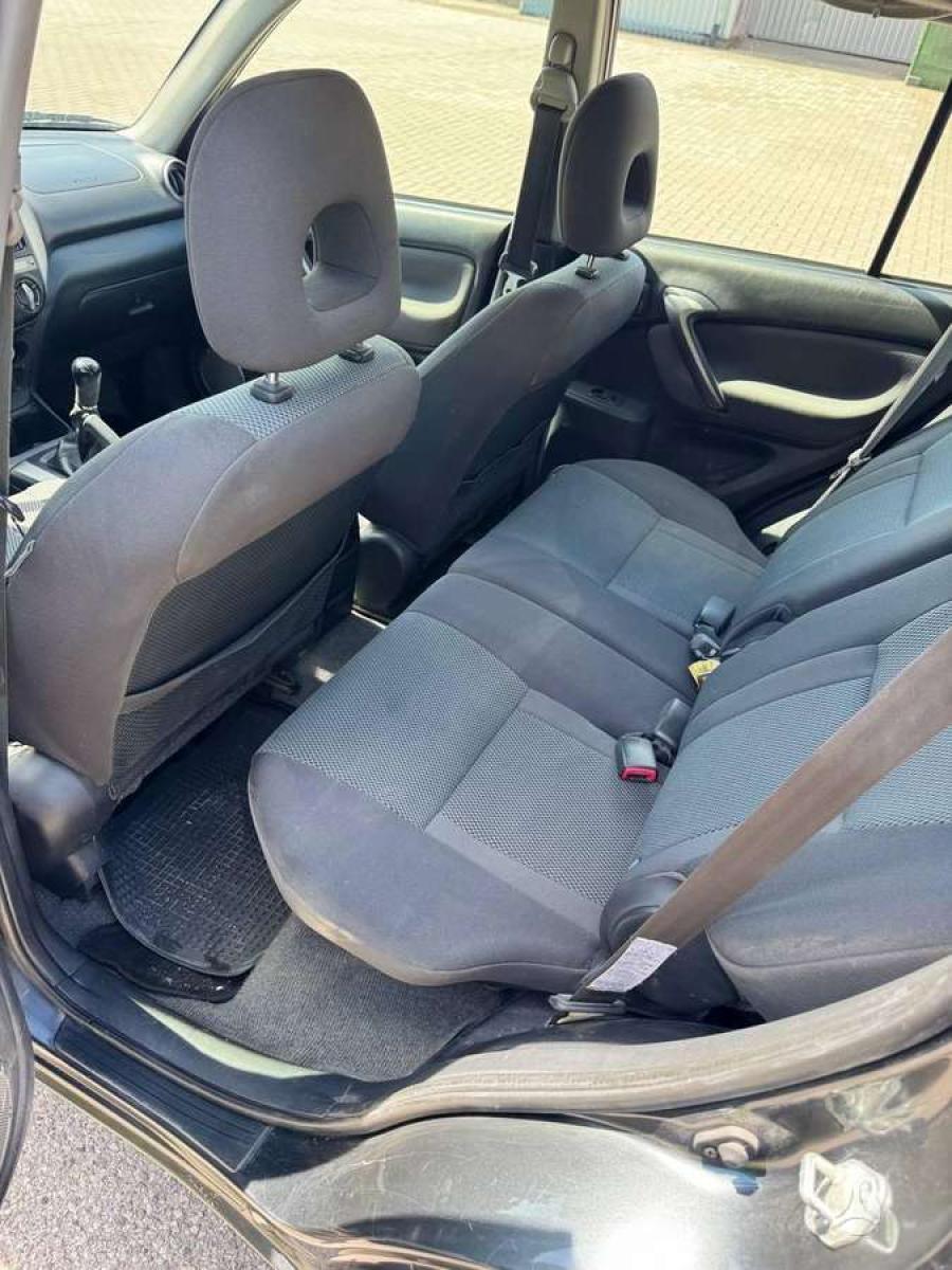 Pelēks Toyota RAV4 2004 Kauņa, ar dzinēja tilpumu 0.00 L un nobraukumu 266 tūkst. km par 3200 €, foto 12 vietnē AUTOMOTO.COM.LV