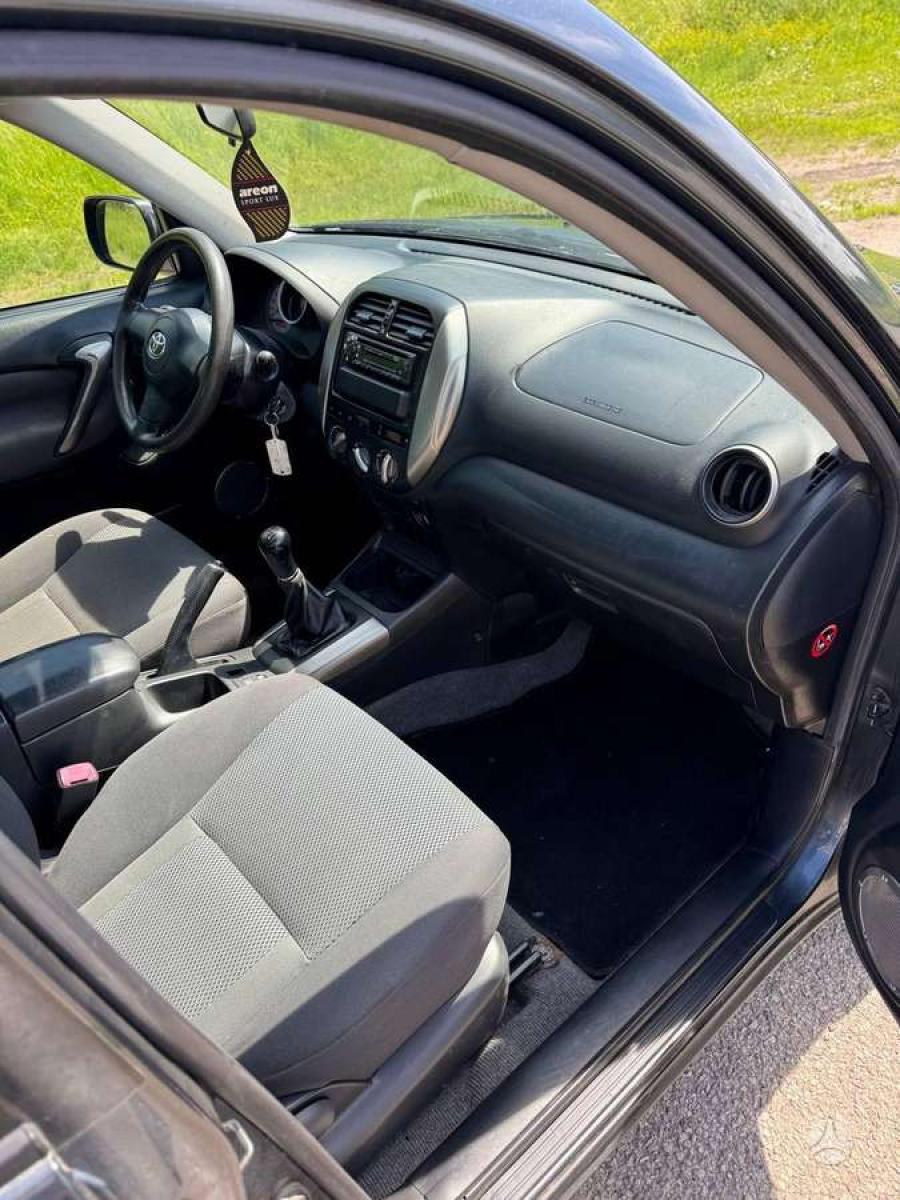 Pelēks Toyota RAV4 2004 Kauņa, ar dzinēja tilpumu 0.00 L un nobraukumu 266 tūkst. km par 3200 €, foto 15 vietnē AUTOMOTO.COM.LV