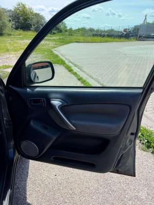 Pelēks Toyota RAV4 2004 Kauņa, ar dzinēja tilpumu 0.00 L un nobraukumu 266 tūkst. km par 3200 €, foto 16 vietnē AUTOMOTO.COM.LV