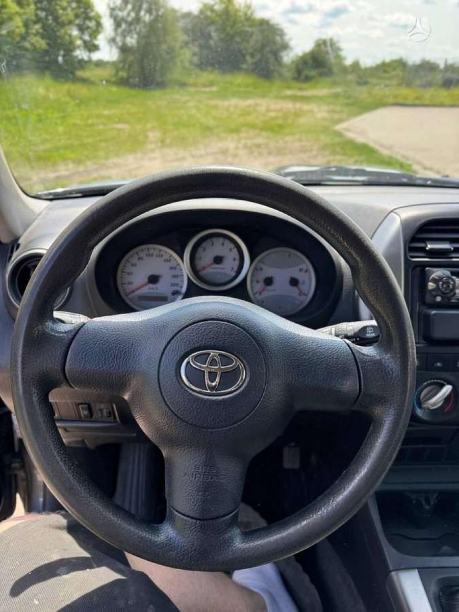 Pelēks Toyota RAV4 2004 Kauņa, ar dzinēja tilpumu 0.00 L un nobraukumu 266 tūkst. km par 3200 €, foto 19 vietnē AUTOMOTO.COM.LV