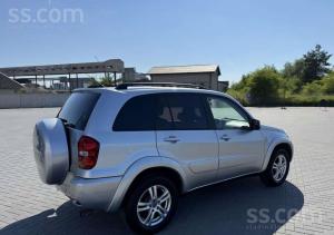Grey Toyota RAV4 2004 in Telschi, with an engine capacity of 2.00 L and mileage of 281 thousand km for 3990 €, photo 11 on AUTOMOTO.COM.LV