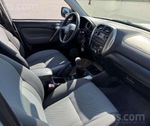 Grey Toyota RAV4 2004 in Telschi, with an engine capacity of 2.00 L and mileage of 281 thousand km for 3990 €, photo 14 on AUTOMOTO.COM.LV