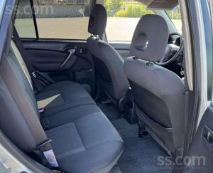 Grey Toyota RAV4 2004 in Telschi, with an engine capacity of 2.00 L and mileage of 281 thousand km for 3990 €, photo 15 on AUTOMOTO.COM.LV