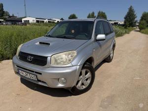Grey Toyota RAV4 2004 in Vilnius, with an engine capacity of 2.00 L and mileage of 200 thousand km for 1999 €, photo  on AUTOMOTO.COM.LV