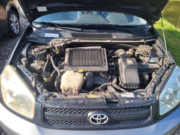 Pelēks Toyota RAV4 2004 Viļņa, ar dzinēja tilpumu 2.00 L un nobraukumu 403 tūkst. km par 1700 €, foto 7 vietnē AUTOMOTO.COM.LV