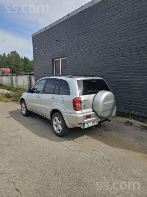 Pelēks Toyota RAV4 2004 Tukums, ar dzinēja tilpumu 2.00 L un nobraukumu 283 tūkst. km par 2250 €, foto 5 vietnē AUTOMOTO.COM.LV