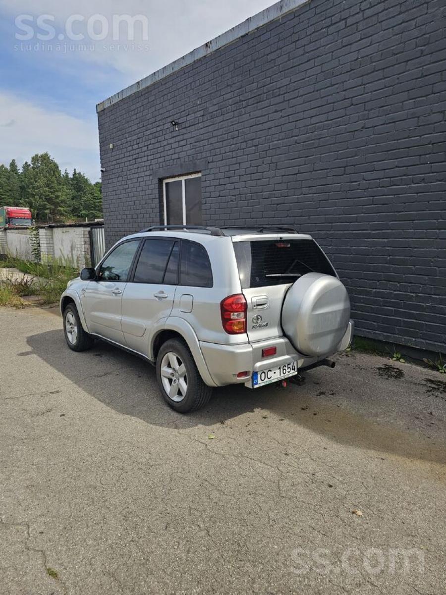 Pelēks Toyota RAV4 2004 Tukums, ar dzinēja tilpumu 2.00 L un nobraukumu 283 tūkst. km par 2250 €, foto 5 vietnē AUTOMOTO.COM.LV