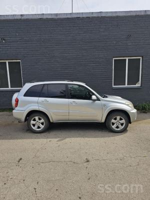 Pelēks Toyota RAV4 2004 Tukums, ar dzinēja tilpumu 2.00 L un nobraukumu 283 tūkst. km par 2250 €, foto 8 vietnē AUTOMOTO.COM.LV