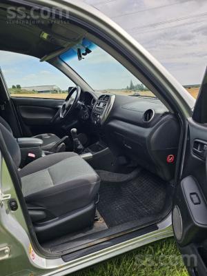 Pelēks Toyota RAV4 2004 Tukums, ar dzinēja tilpumu 2.00 L un nobraukumu 283 tūkst. km par 2250 €, foto 11 vietnē AUTOMOTO.COM.LV
