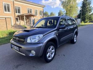 Pelēks Toyota RAV4 2004 Viļņa, ar dzinēja tilpumu 2.00 L un nobraukumu 280 tūkst. km par 2500 €, foto  vietnē AUTOMOTO.COM.LV