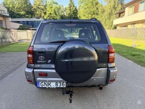 Pelēks Toyota RAV4 2004 Viļņa, ar dzinēja tilpumu 2.00 L un nobraukumu 280 tūkst. km par 2500 €, foto 4 vietnē AUTOMOTO.COM.LV